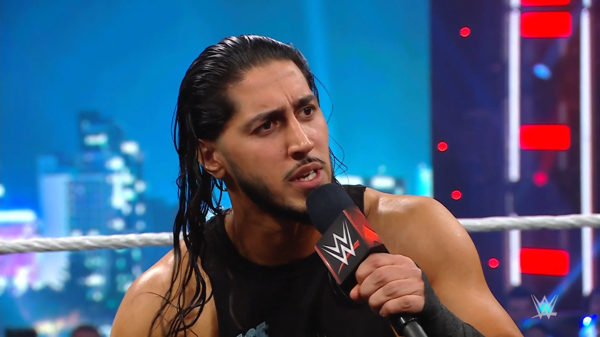 Mustafa Ali dit qu'il ne se calmera plus pour être commercialisable ...