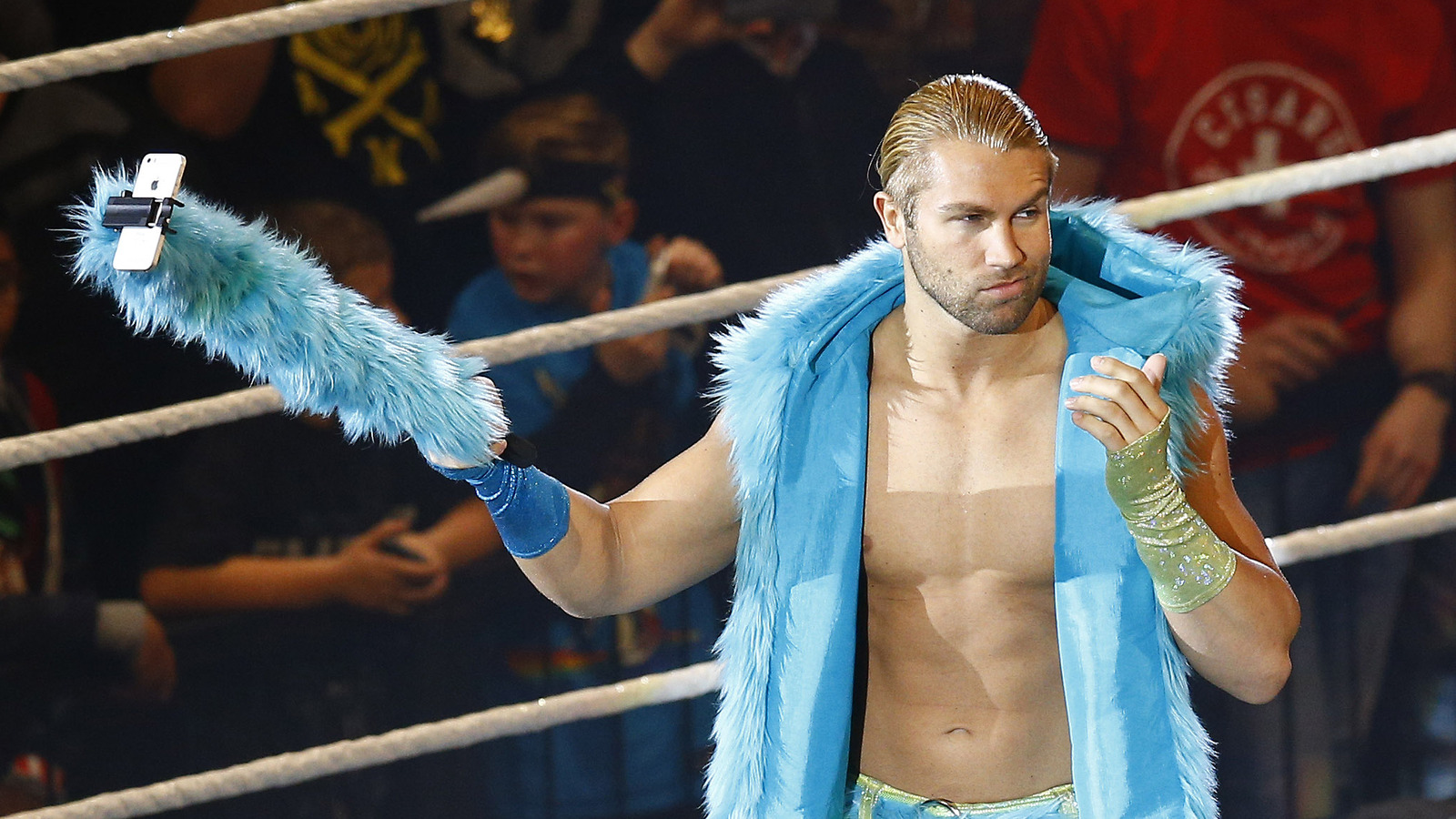 Tyler Breeze éclaircit sa relation avec la WWE et discute de la ...