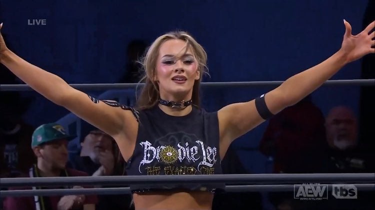 Anna Jay remporte une grande victoire en match par équipe à Dynamite ...