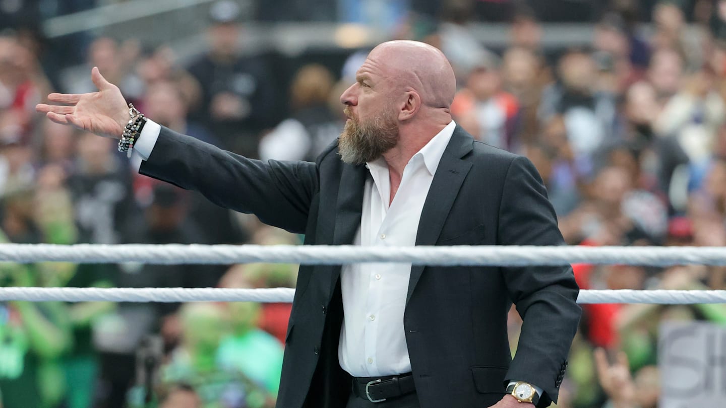 Ancien champion laisse planer un départ de la WWE dans un post sur les ...